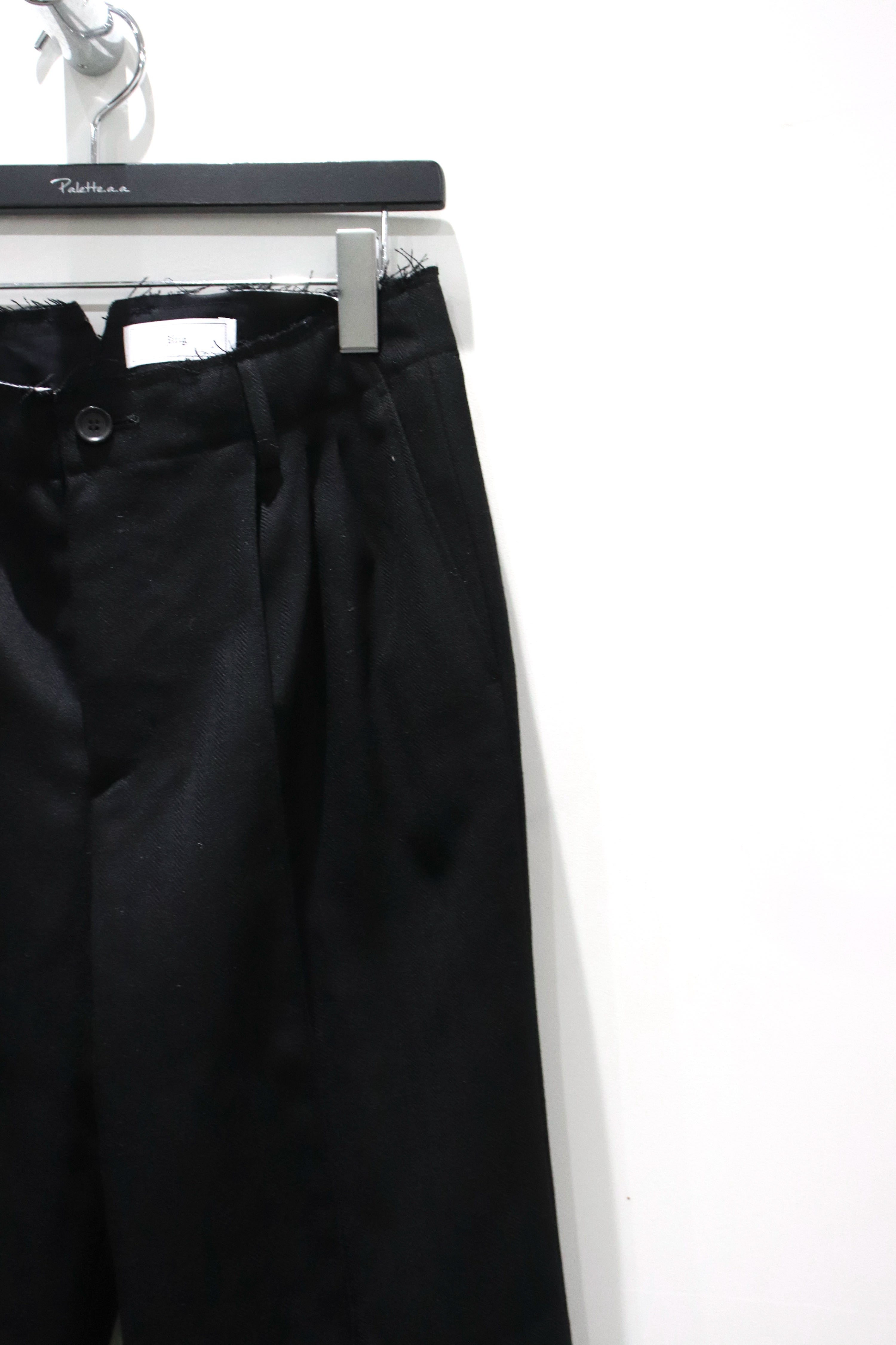 Urig（ウーリッヒ）のALPACA SAXONY CREASE STITCH PANTS HL BLACK(パンツ)の通販｜PALETTE ...