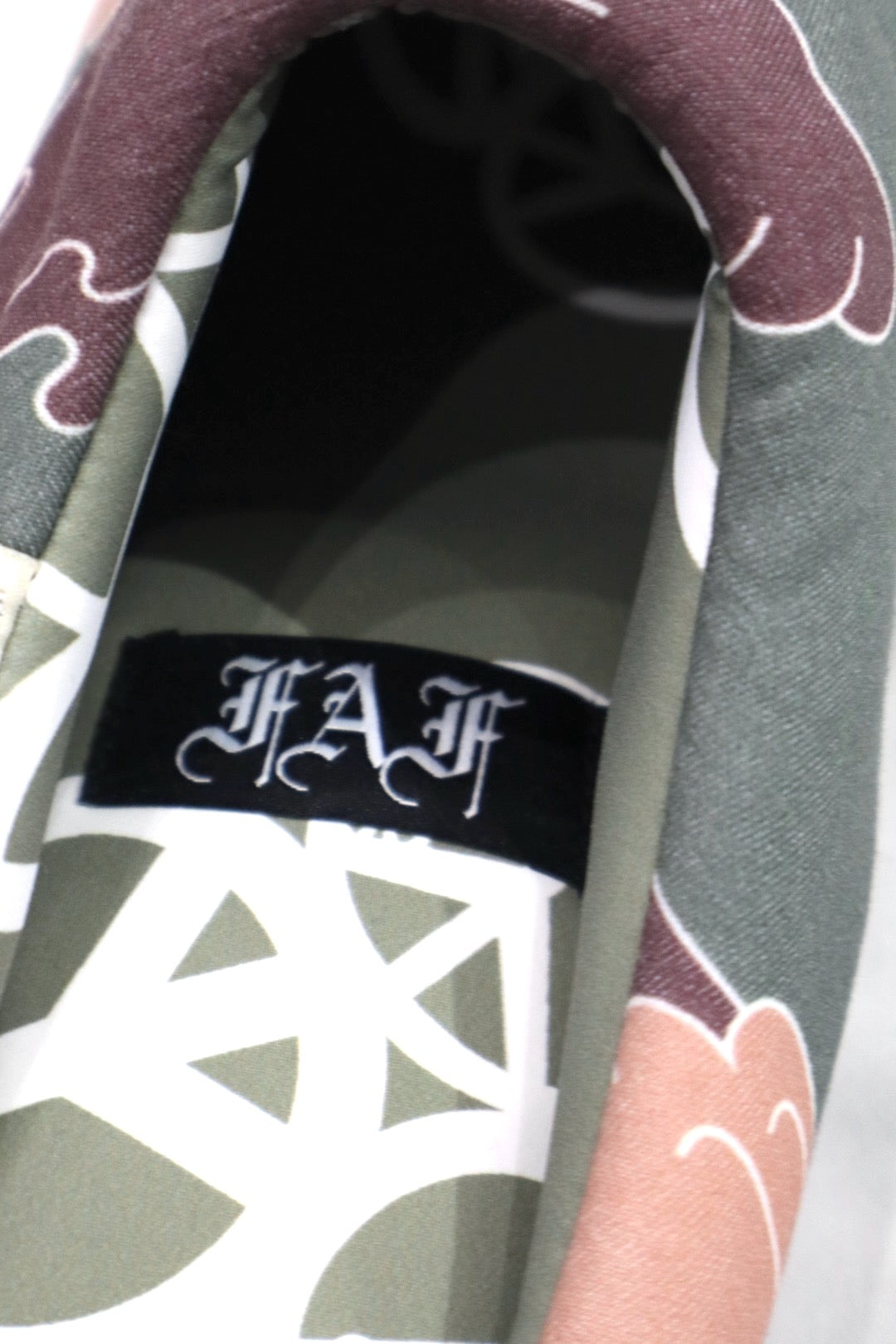 FAF(エフエーエフ)のSUBU WIK CAMO WOODの通販｜PALETTE art aliveのオンラインショップ – PALETTE ...